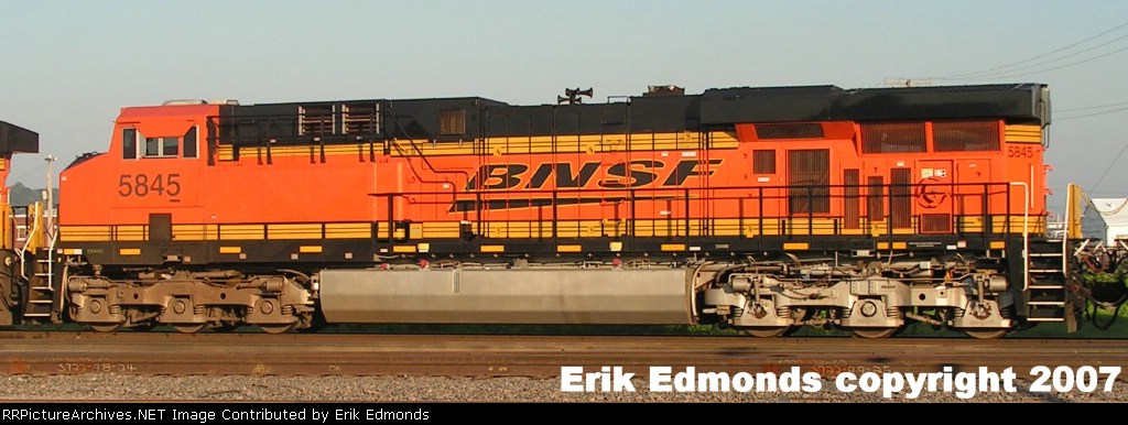 BNSF 5845